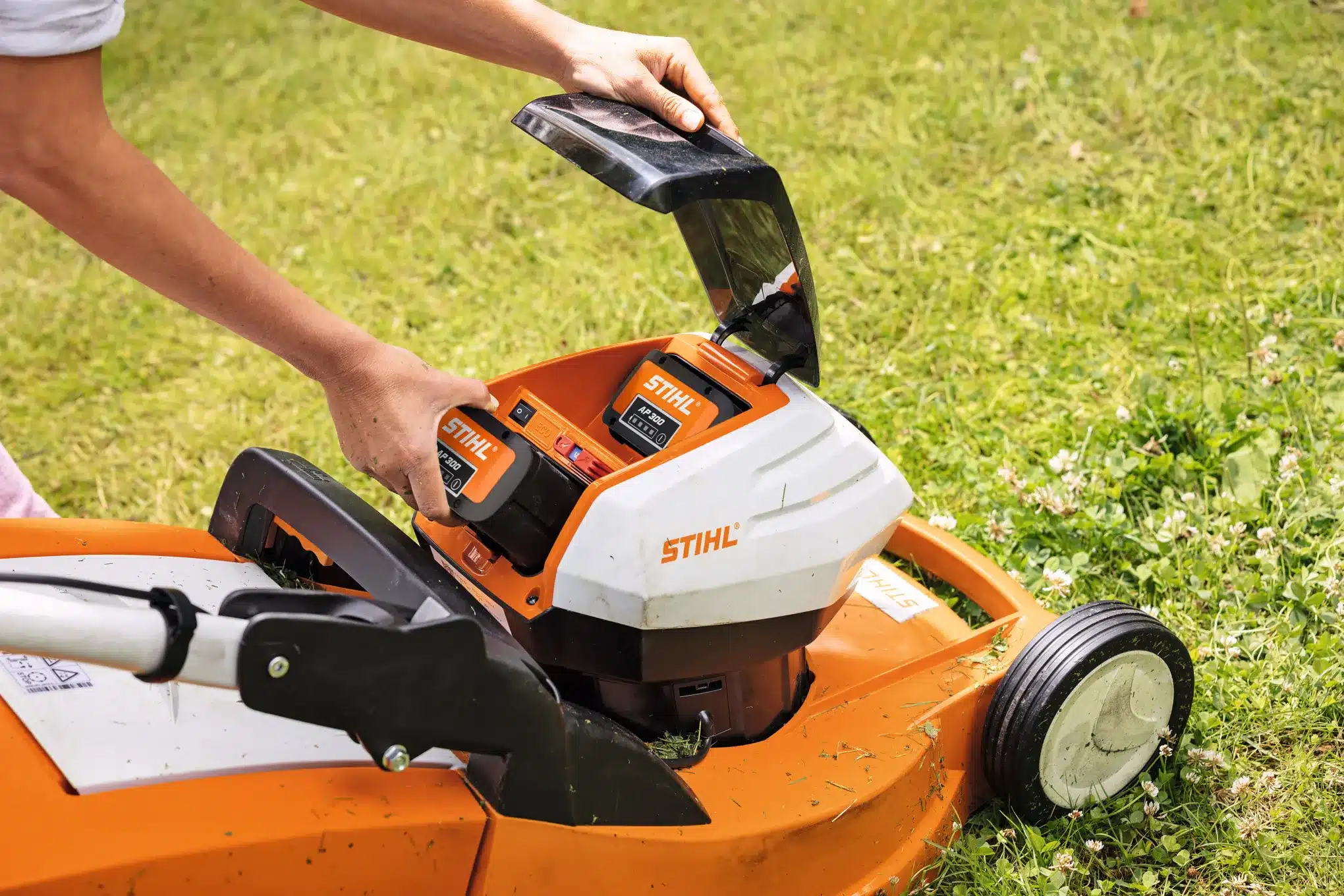 STIHL RMA 443 Battery Push Mower: Effortless Lawn Care - YARDWORX
