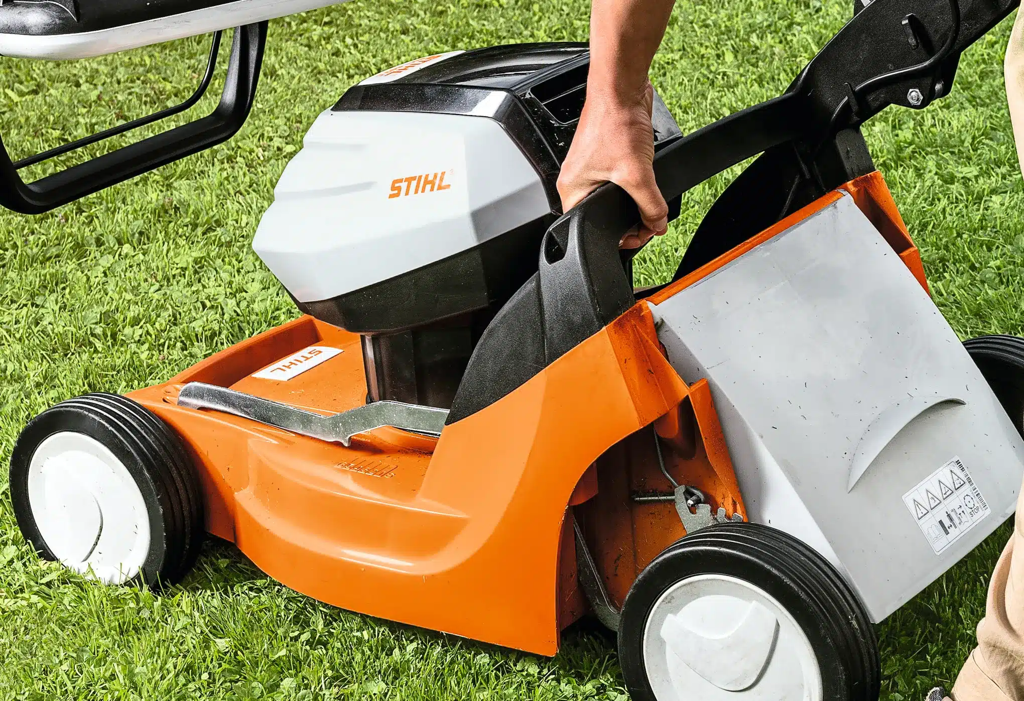 STIHL RMA 443 Battery Push Mower: Effortless Lawn Care - YARDWORX